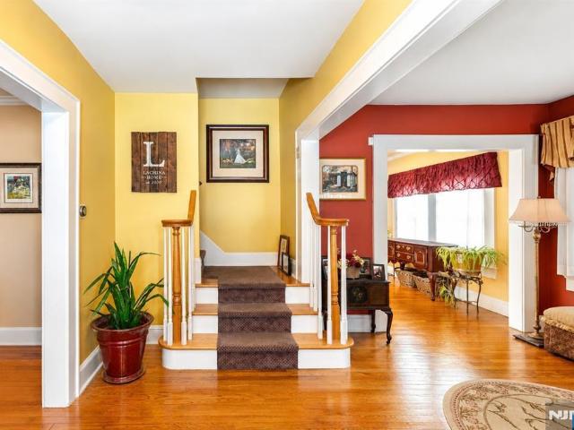 7 Wayland Drive