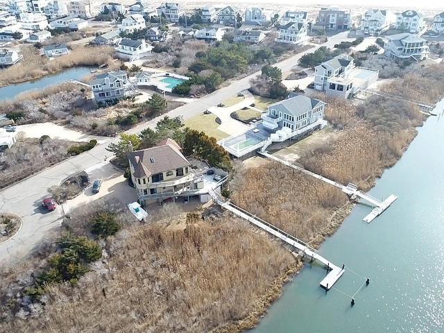 7 Widgeon Way, Westhampton Beach, NY 11978 | MLS #947950 | Compass