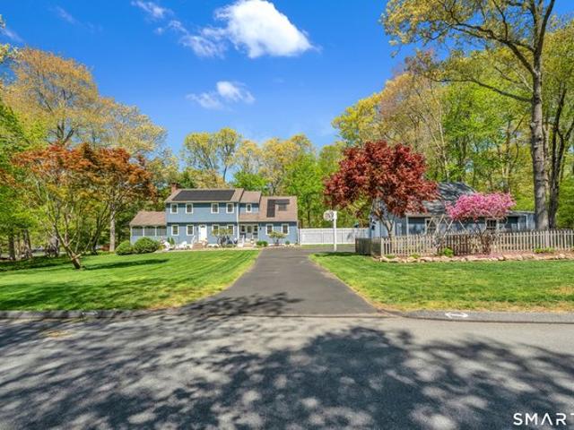 7 Winchester Rd, East Lyme, CT 06333