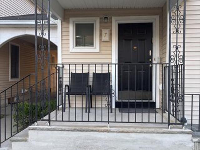 7 Windsor Ct, Lakewood, NJ 08701