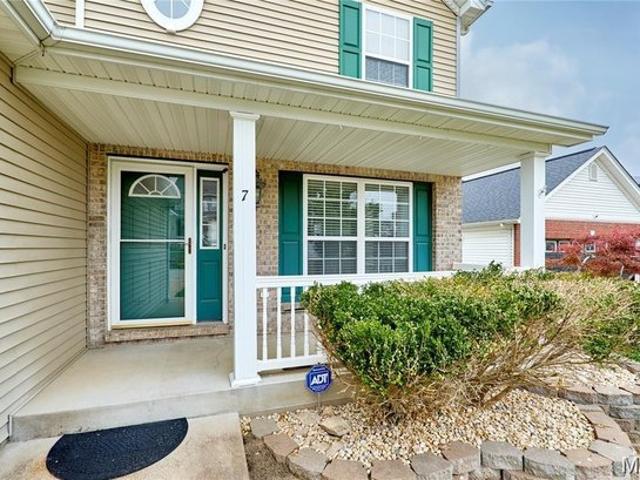 7 Winter River Ct, Fenton, MO 63026