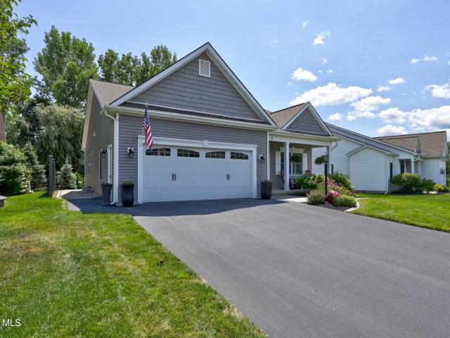 7 Woodlake Drive