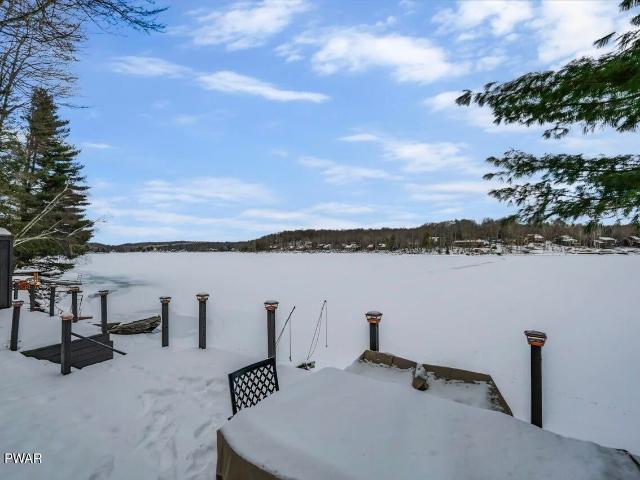 7 Woodpoint Ct, Lake Ariel, PA