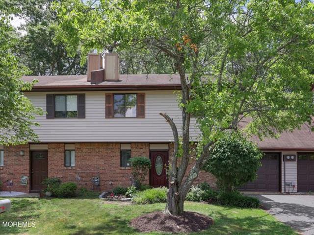 7 Wren Way, Howell, NJ 07731
