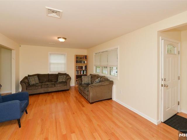 7 01 2nd Street