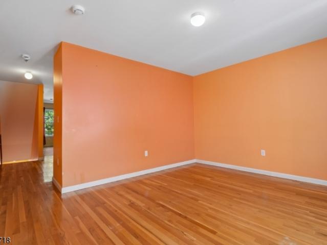 7 44Th St