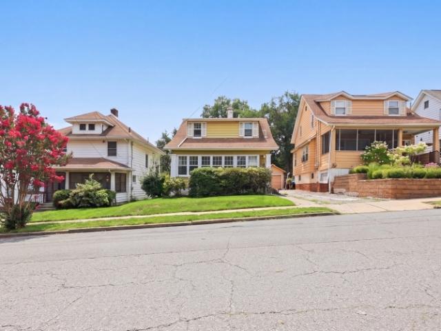 7 9 Henderson St