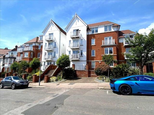 7 9 Pembury Road, Westcliff on Sea SS0 2 bed apartment to rent £1,395 pcm £322 pw