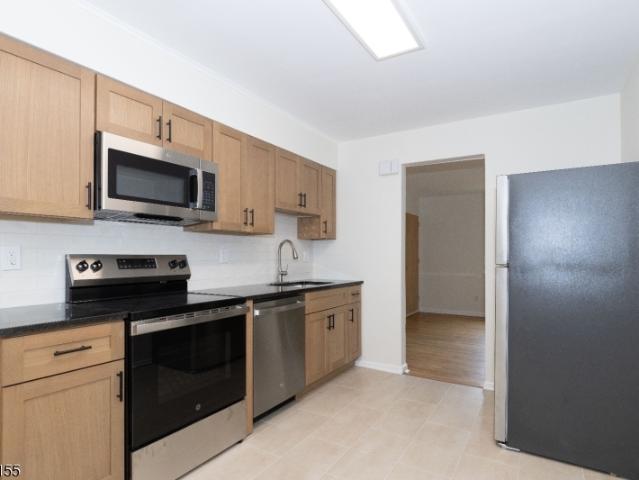 7B Stone Hill Rd