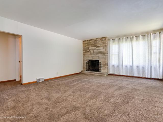 7S151 N EOLA Road