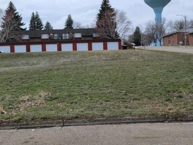 7th Ave E, Williston, ND 58801