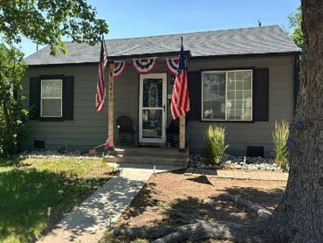 7th St