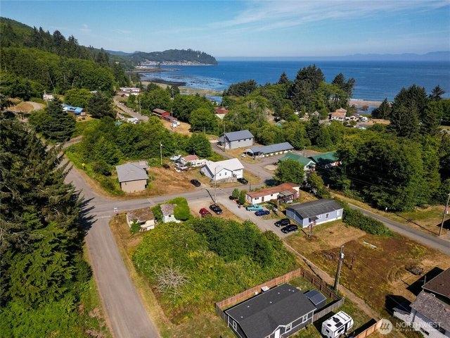 7th St, Clallam Bay, WA 98326