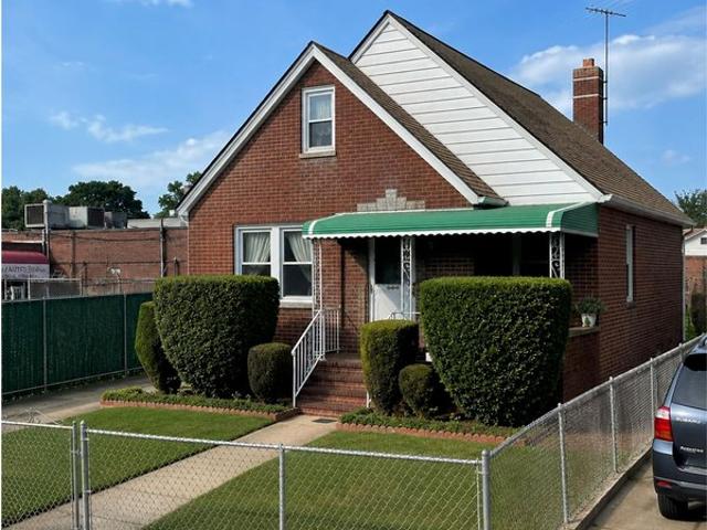 83 50 th St, Floral Park, NY 11004