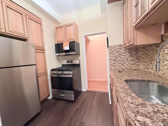 83 75 Woodhaven Boulevard LB10