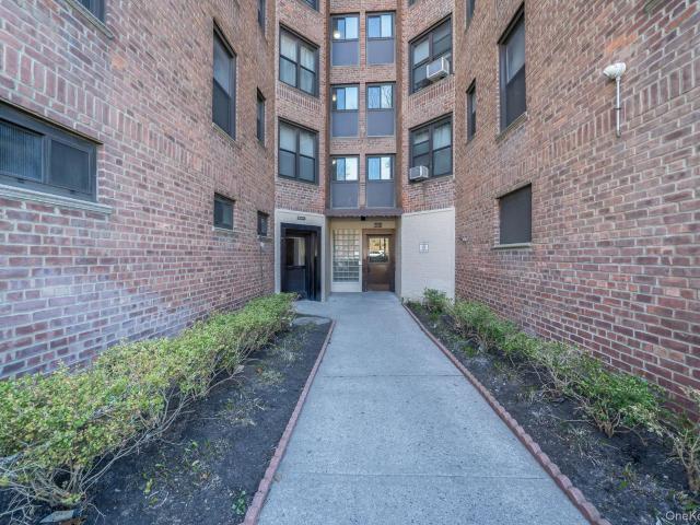 83 85 Woodhaven Boulevard, Unit 3L