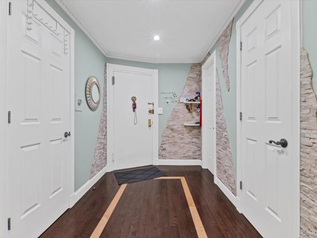83 11 th Street, Unit 1F | Compass