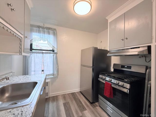 83 20 98 Street 5J