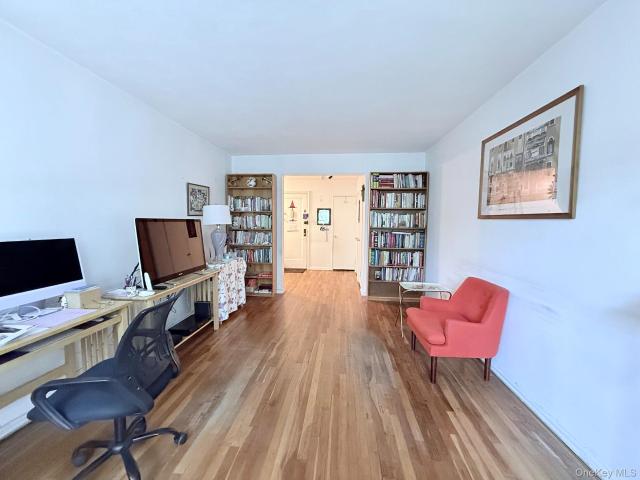 83 25 98th Street 6S