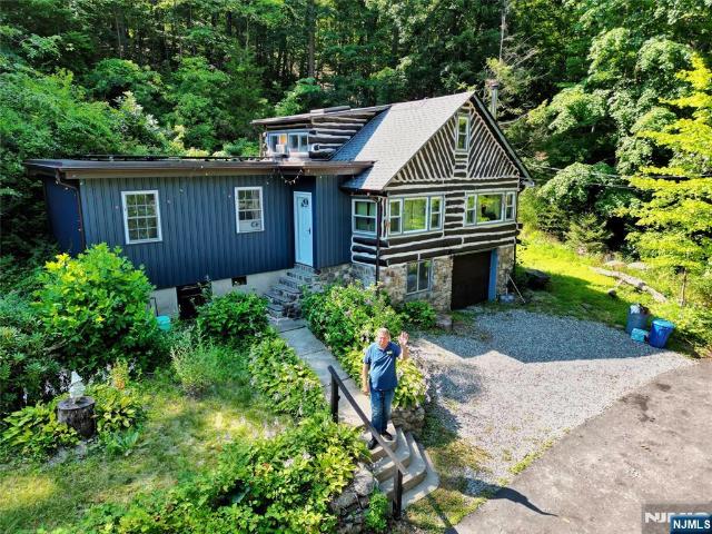 83 Terra Cotta Road