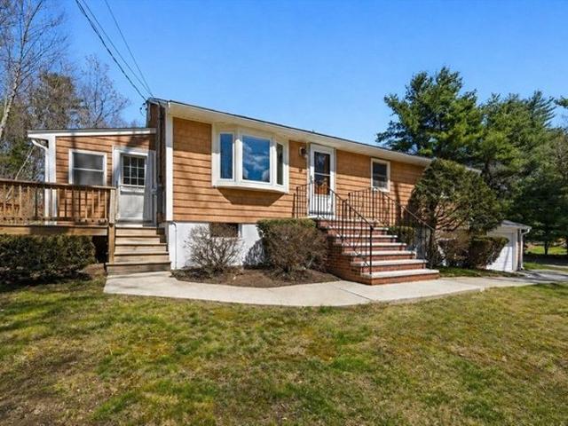 83 Thurlow St, Georgetown, MA 01833