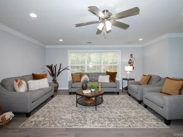 83 Village Green Dr, Unit 83, Port Jefferson Station, NY 11776 | MLS #946990