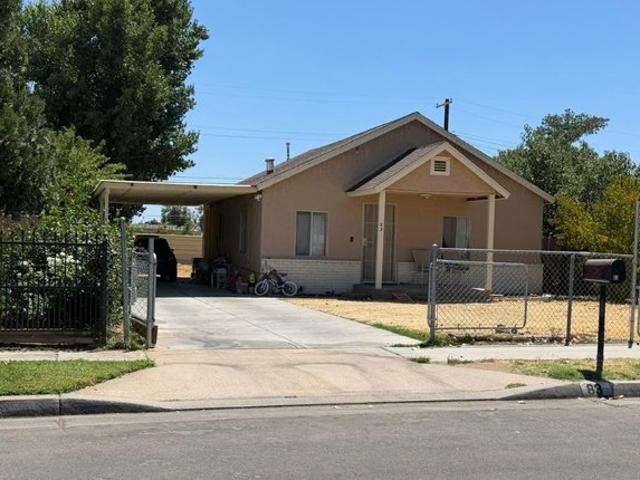 83 W Beechwood Ave, Fresno, CA 93650