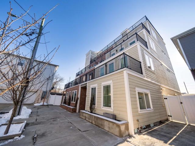 83 Waverly St, Unit 1, Jersey City, NJ 07306 | MLS #260005 | Compass