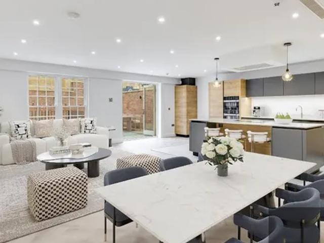 83 West Heath Road, Childs Hill, London, NW3 7UJ, United Kingdom | 3 bed duplex for rent #139544809 | Rentberry