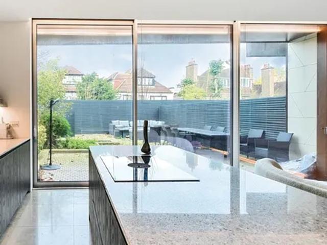 83 West Heath Road, London, NW3 7UJ, United Kingdom | 4 bed apartment for rent #154624887 | Rentberry