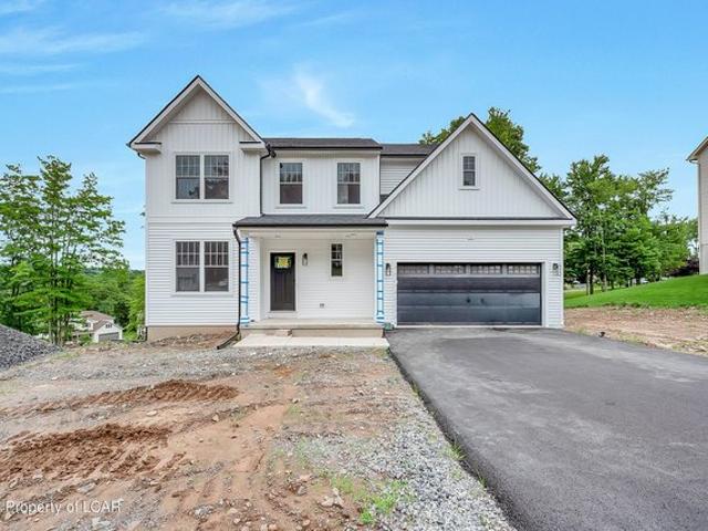 83 Aleksander Blvd, Mountain Top, PA 18707