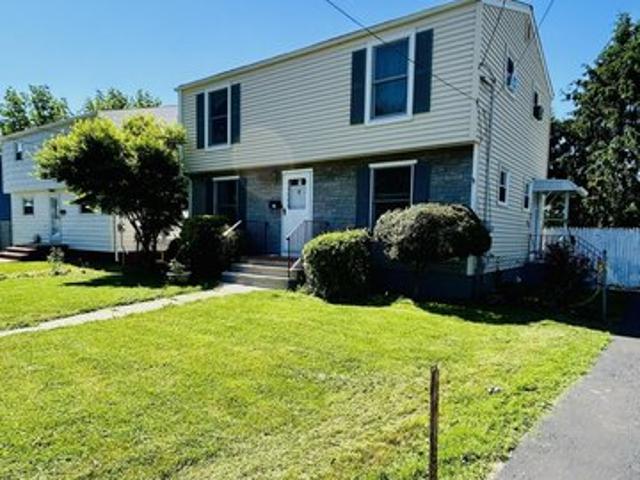 83 Barkalow Ave, Freehold, NJ 07728