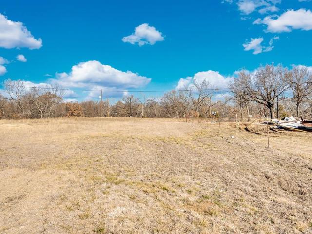 83 Baugh Dr, Gainesville, TX 76240 | MLS #21172