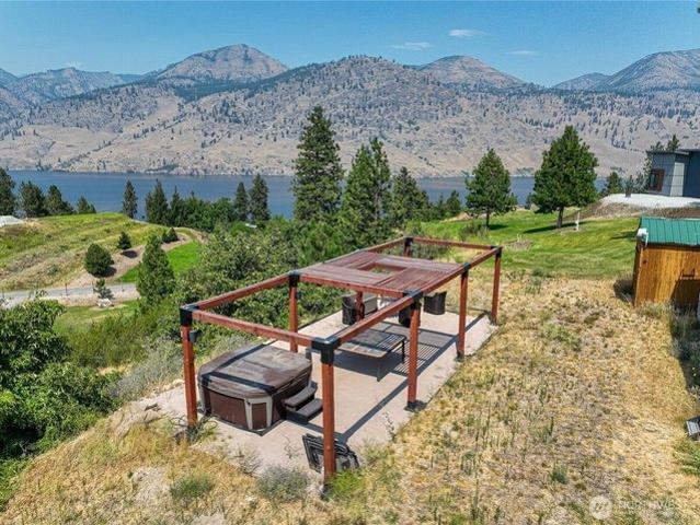 83 Bella Vista Ln, Chelan, WA 98816