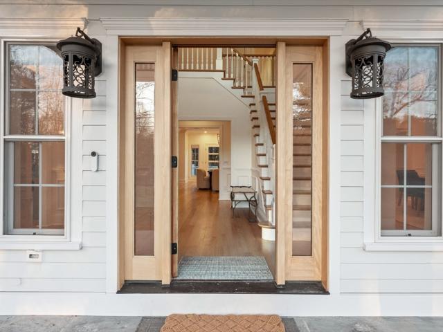 83 Brown St, Weston, MA 02493 | MLS #73471