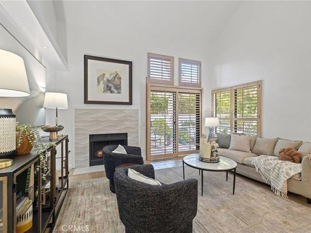 83 Briarglen Unit 21, Irvine, CA 92614