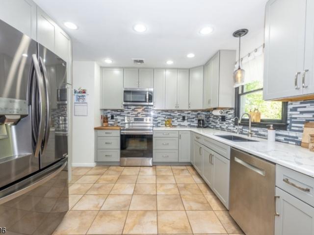 83 Brink Rd
