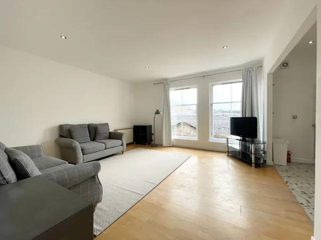 83 Candleriggs, Merchant City, G1 1LF