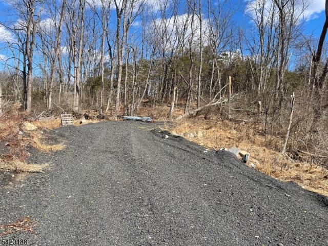 83 Creek Rd