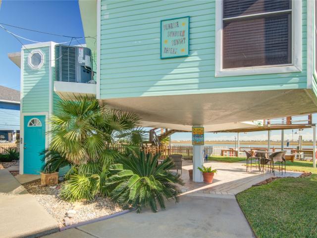 83 Dolphin Lane