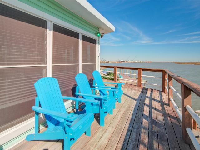 83 Dolphin Ln, Freeport, TX 77541 | MLS #73625