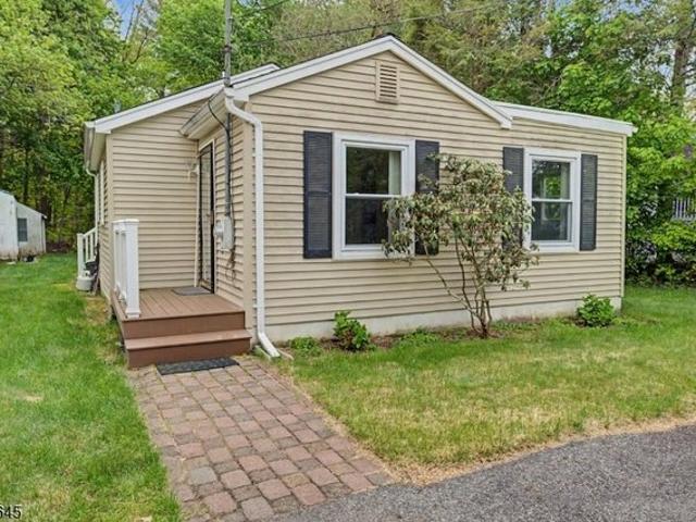 83 Doty Rd, Wanaque, NJ 07420