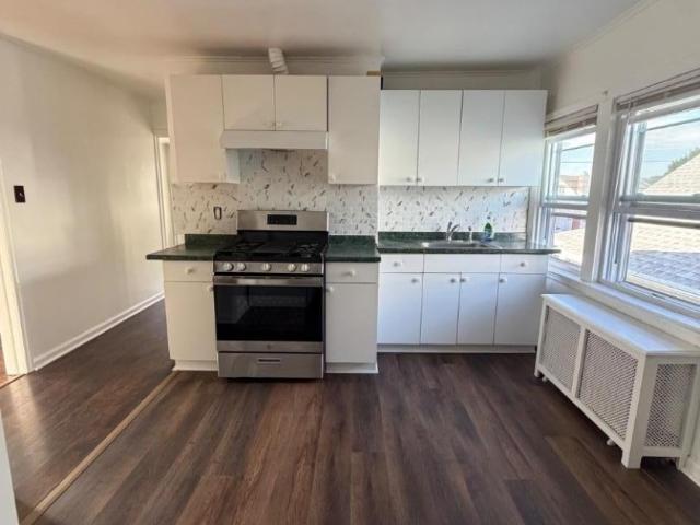 83 E 9Th St # 2