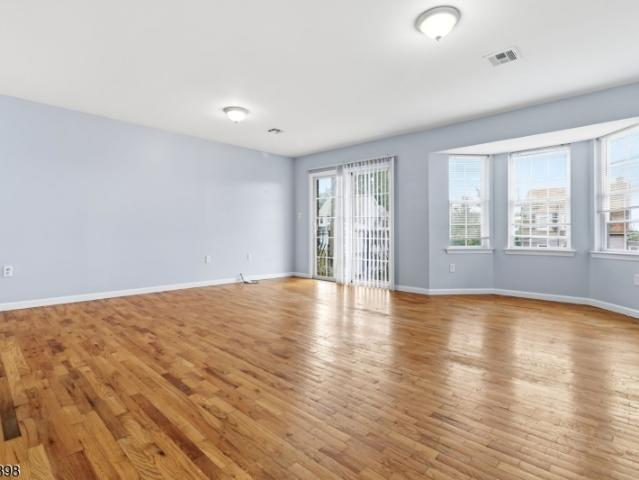 83 Farley Ave
