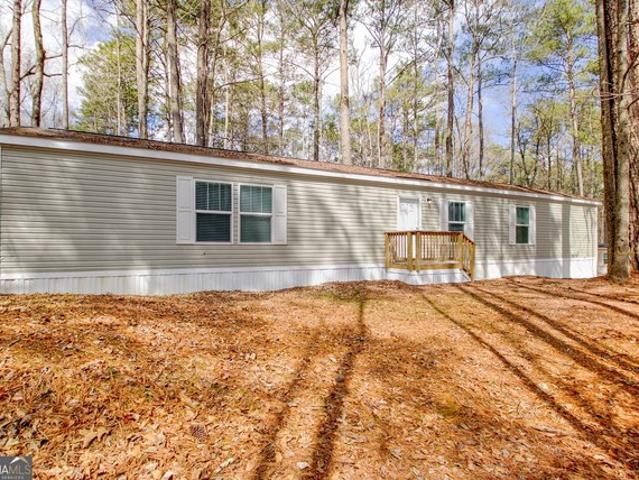 83 Fernwood Dr, Fayetteville, GA 30214
