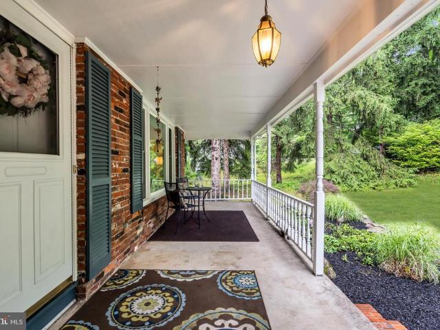 83 Hart Avenue