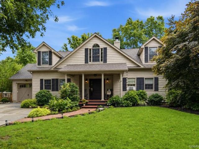 83 Hedgerow, Commack, NY 11725
