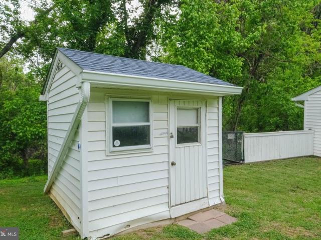 83 Hostler Road