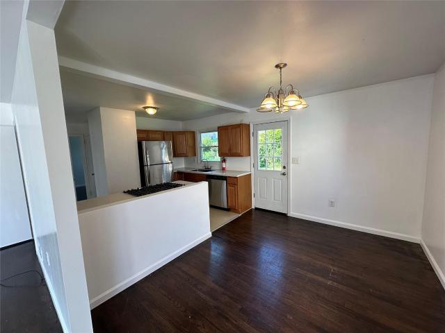 83 Larter Avenue