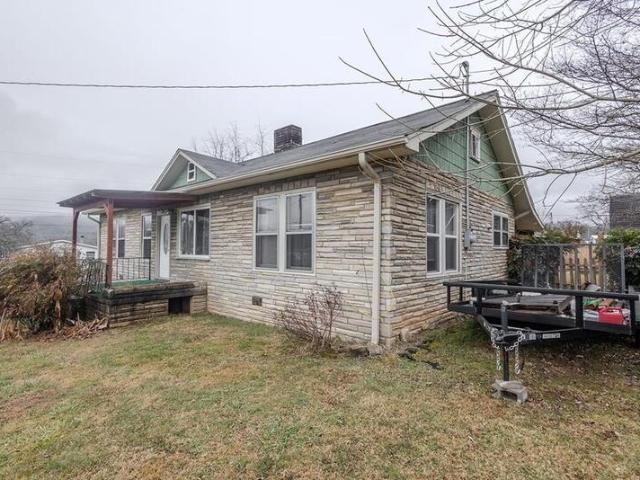 83 Laurel Street, Andrews, NC 28906